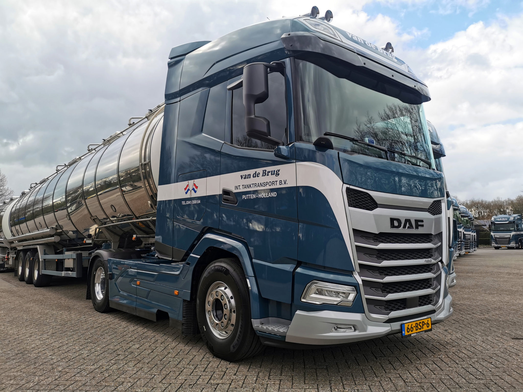 Nieuwe DAF XG in gebruik genomen - Van de Brug